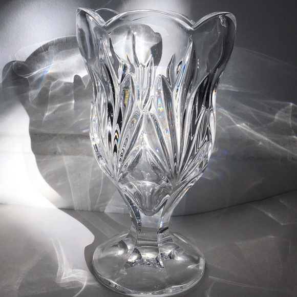Accents | 8 Footed Crystal Vase Flared Floral Petals | Poshmark